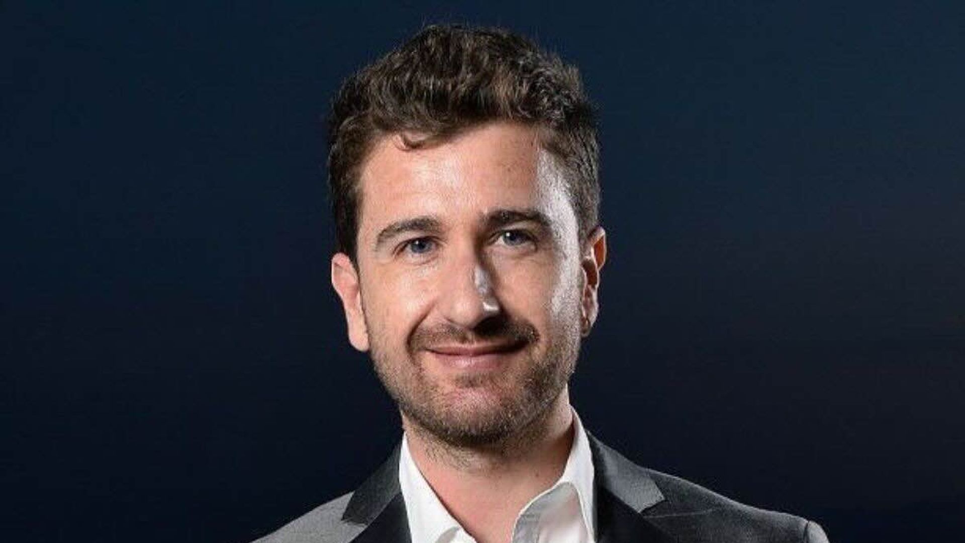 Alessandro Siani: età, moglie e figli, studi, dove vive. Tutto sull’attore