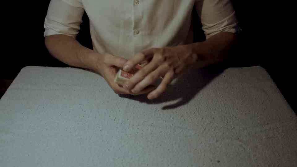 Card Trick So Visual It Looks Impossible