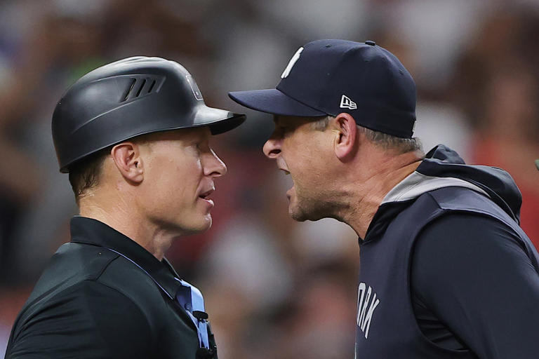 Yankees' Aaron Boone, Devin Williams Have Blunt Message for Umpires