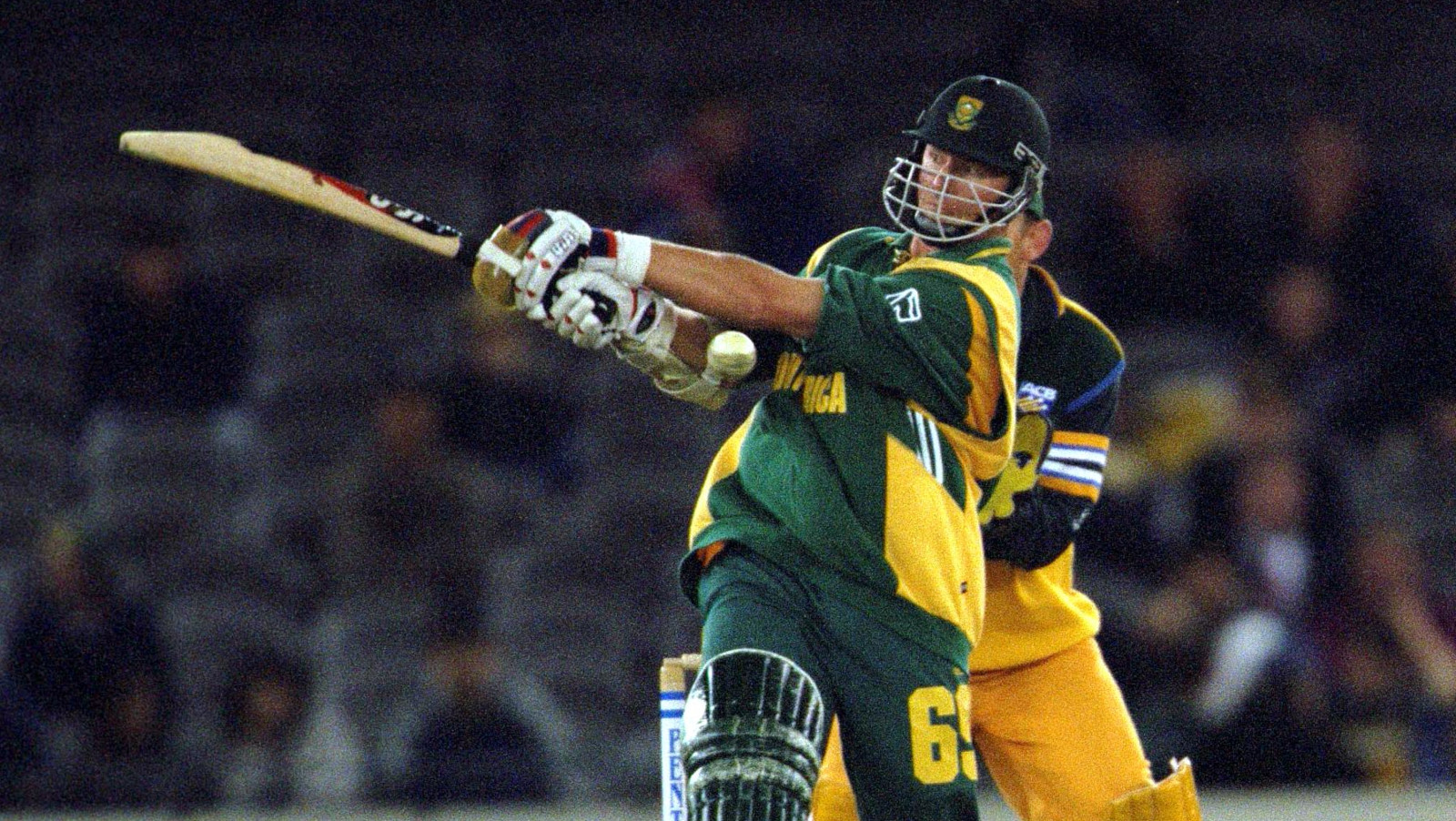 The 9 most famous cross-dominant cricketers