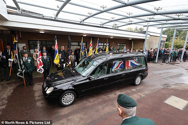 RAF veteran, 91, is remembered by 600 strangers at funeral after he ...