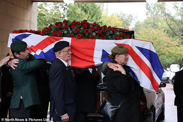 RAF veteran, 91, is remembered by 600 strangers at funeral after he ...