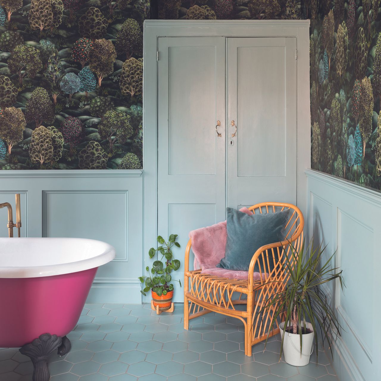 The once-dated 'bathroom lounge' has been given a trendy touch - here's ...