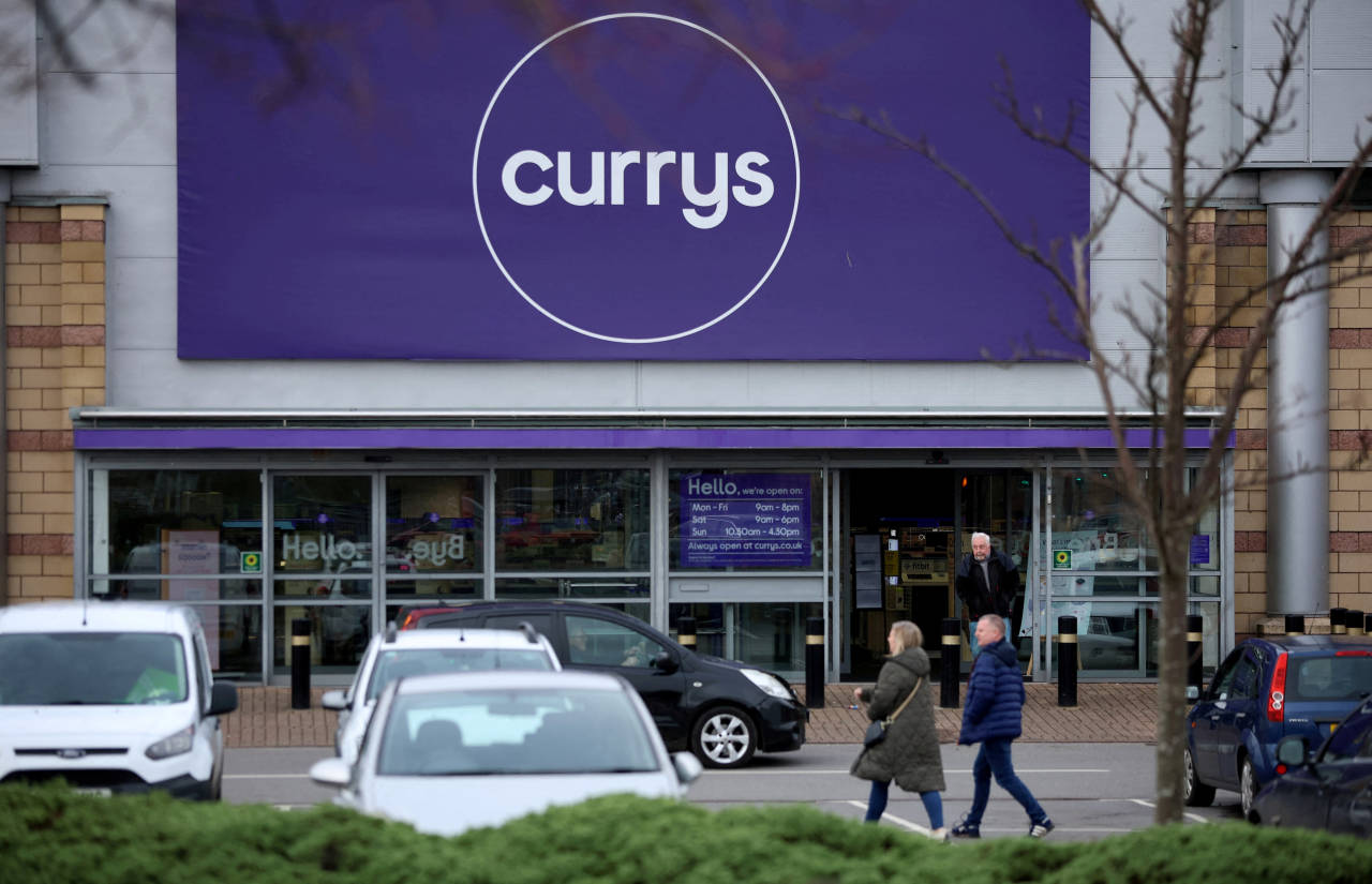 Currys Shares Surge After Revenue Growth, Buyback Program Launch