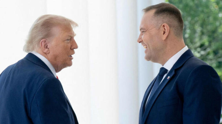 Wrze po spotkaniu Nawrockiego z Trumpem. "Koledzy z USA wysłali mi SMS-y"