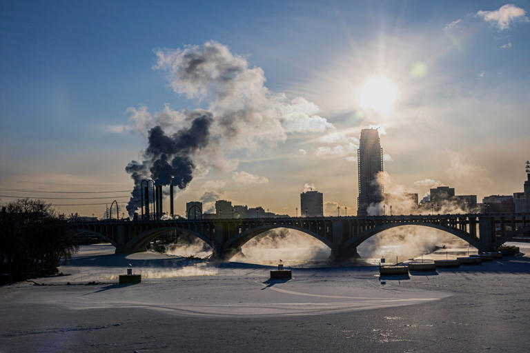 Minneapolis' Stone Arch Bridge still draws visitors 140 years later