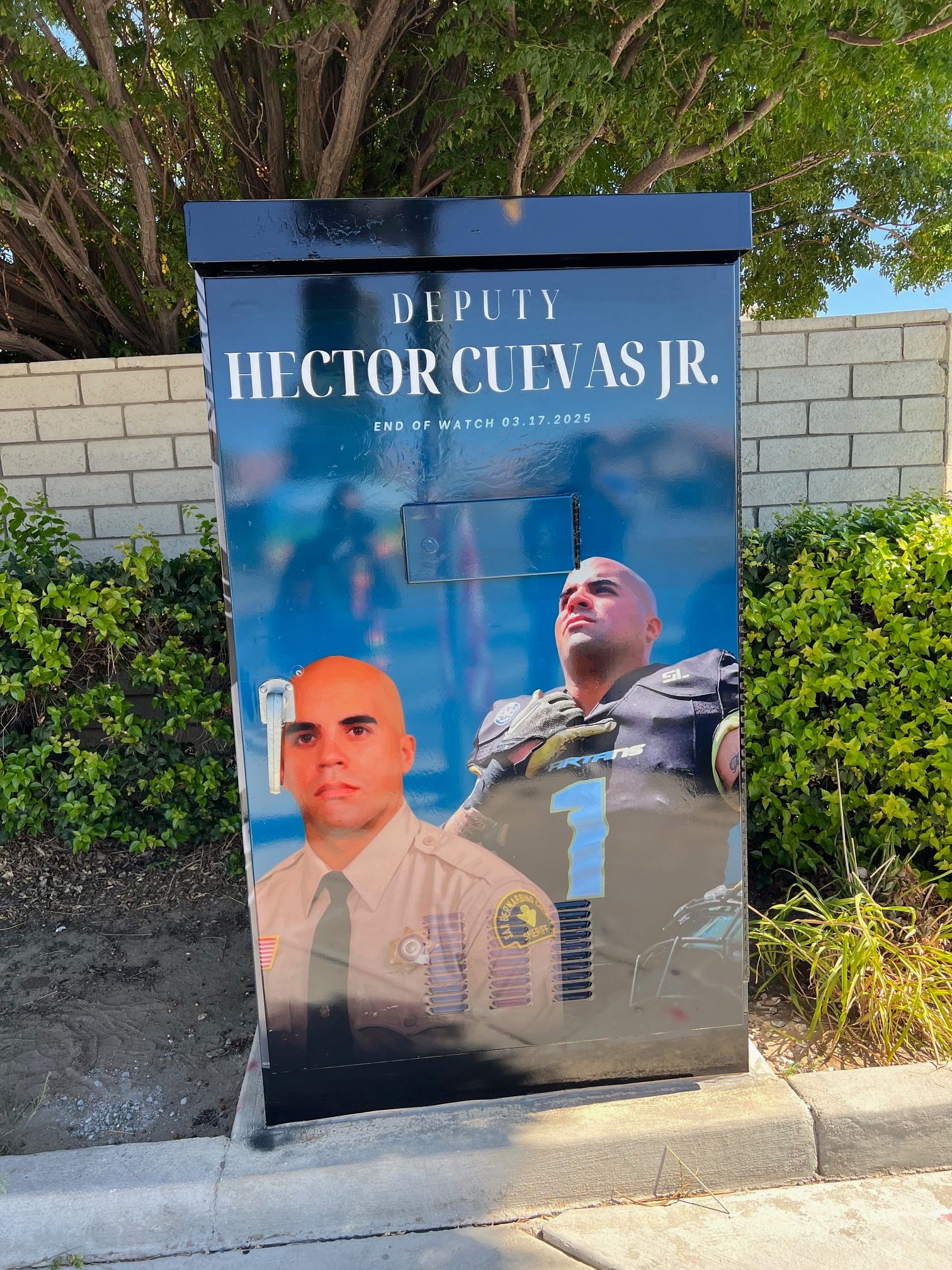 Roadside memorial pays tribute to fallen Victorville Sheriff's Deputy ...