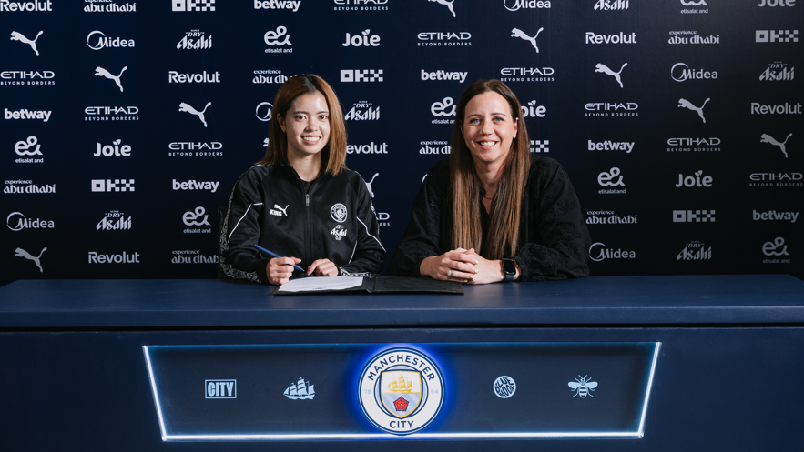 Hasegawa signs new deal with Man City until 2029