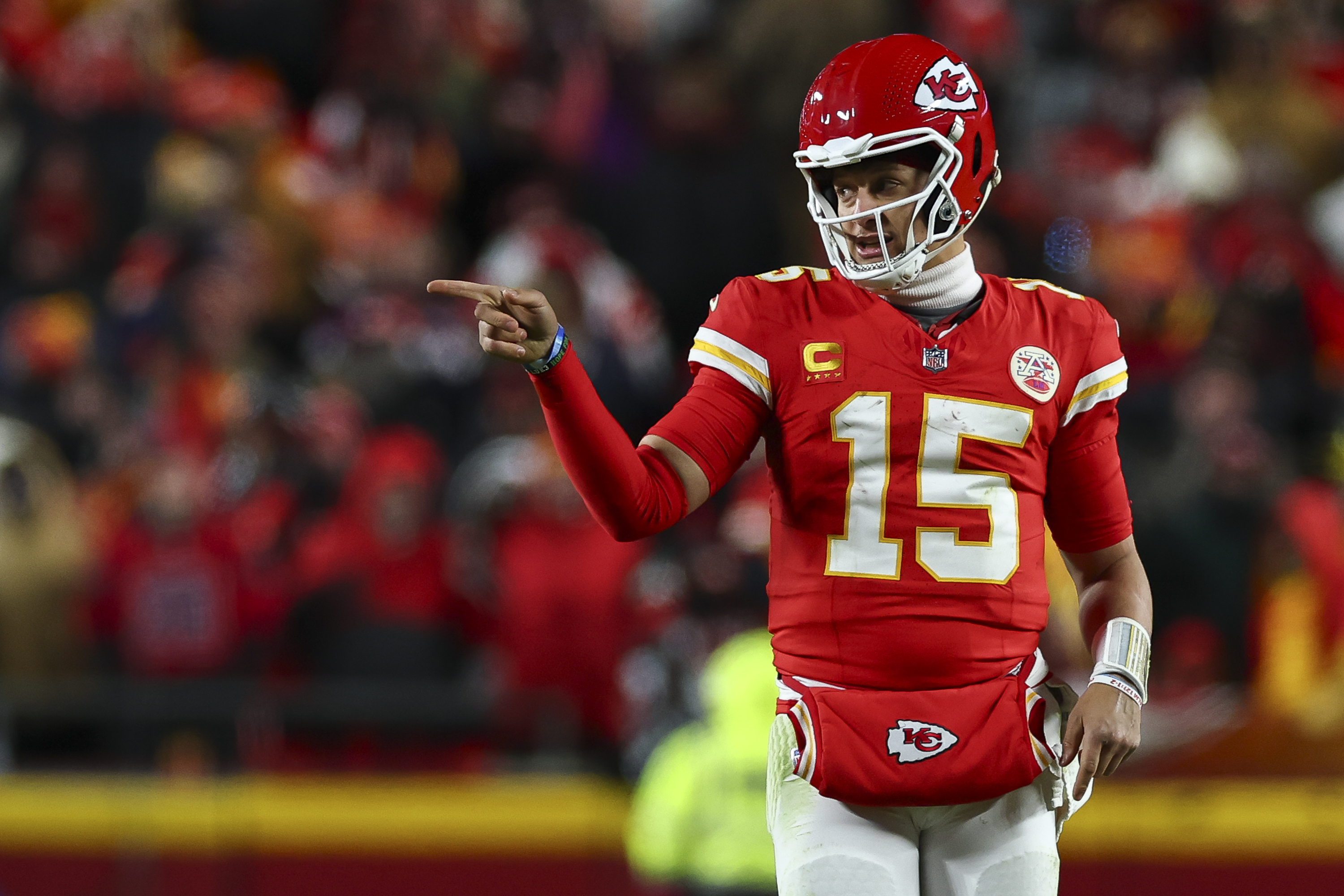 Arrowheadlines: Patrick Mahomes could break two big records on Friday