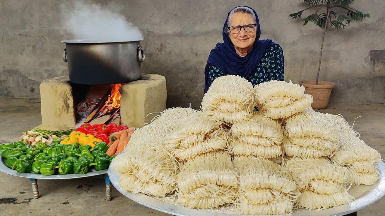 Simple and delicious Thai noodles made by granny