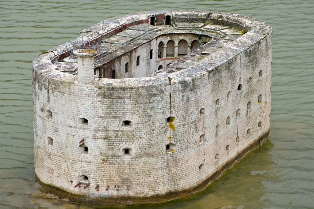 Un chantier colossal pour sauver le Fort Boyard, emblème de la Charente ...