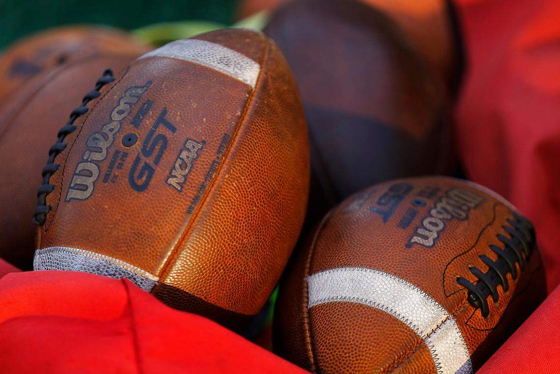 Chiawana defends MCC football title with rout in Sageview's 1st varsity ...