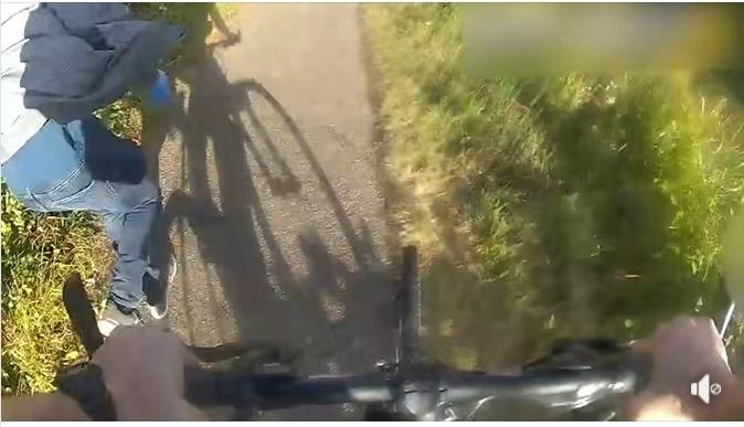 Video: member of public lent Warwickshire police officer their bike to ...
