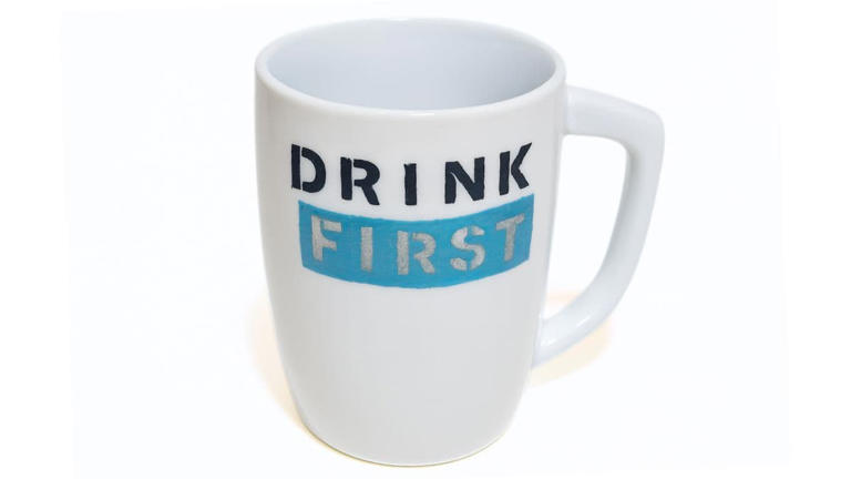 How to Paint a Mug with Stencils