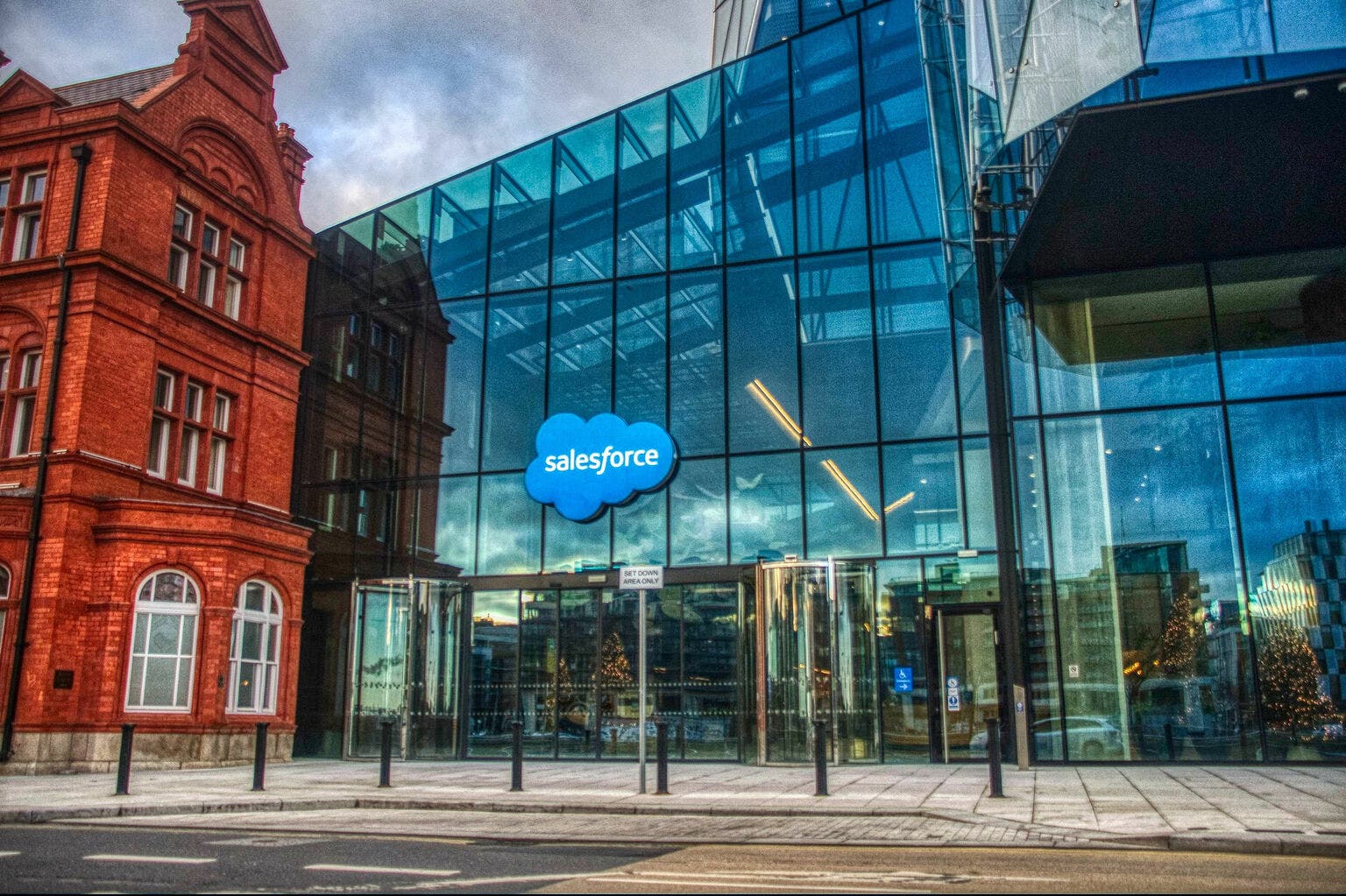Salesforce's weak guidance shows AI is not helping enough yet: analysts