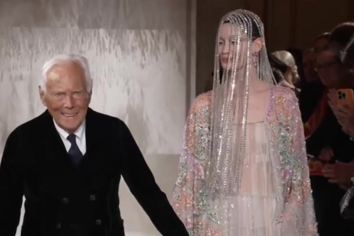 Giorgio Armani closes 2025 Armani Privé show in final public appearance ...