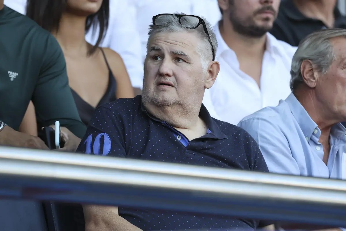 Pierre Ménès dérape : » Il y a que des magrébins et des noirs