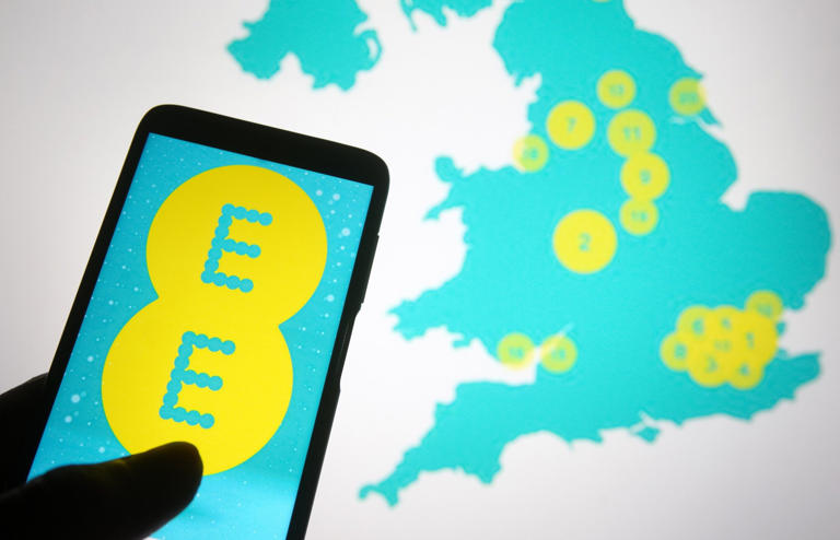 EE outage leaves thousands without mobile internet