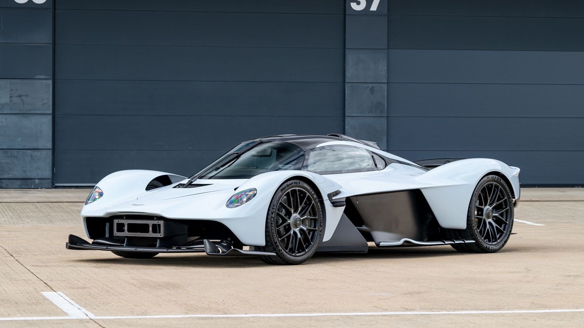 Daniel Ricciardo’s Bespoke Aston Martin Valkyrie to Cross Auction Block ...