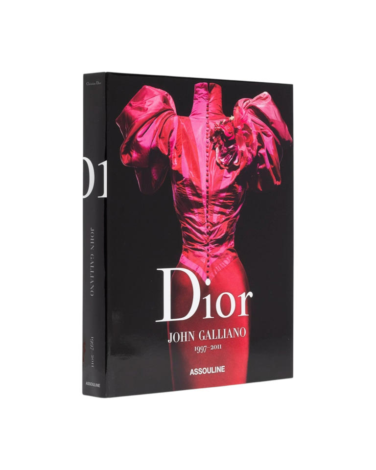 Bella Hadid calls out Dolce & Gabbana's ‘years of racism' after all ...