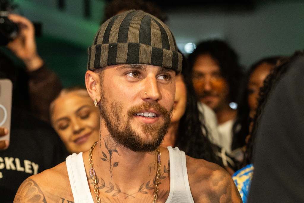 Justin Bieber Surprise Announces ‘Swag II'