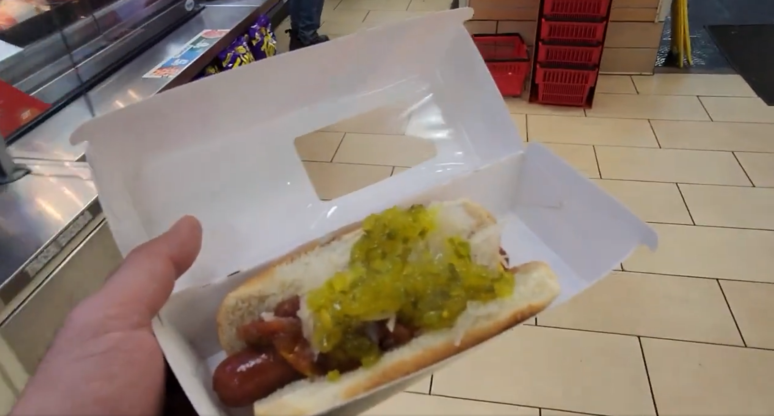 711 Big Bite at 42nd & 8th Avenue | NYC Hot Dog Stand Experience