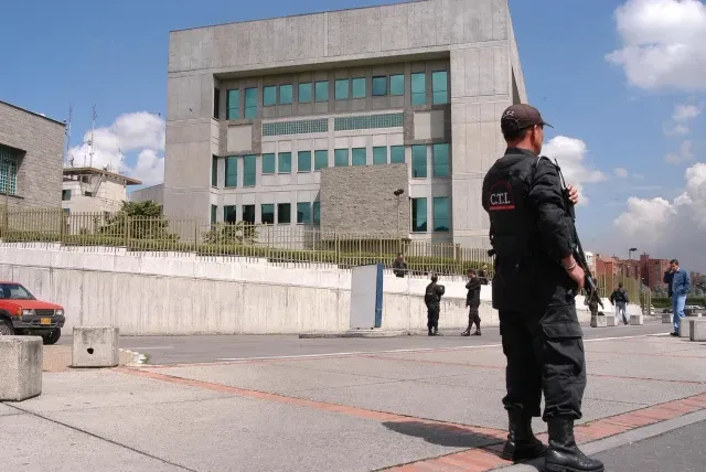 Capturaron en flagrancia a tres hombres que llevaban cocaína en lancha ...