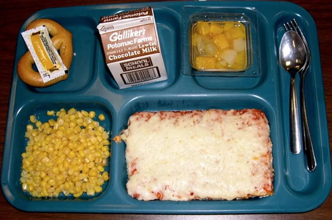 11 cafeteria foods today’s kids will never experience