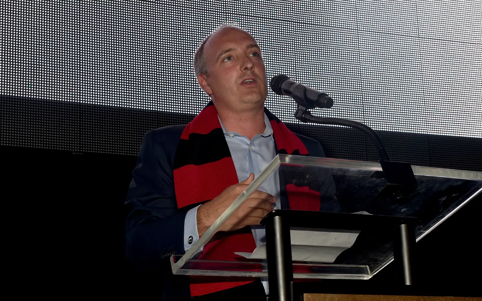 Canadian Hopkinson replaces Eales as Newcastle CEO