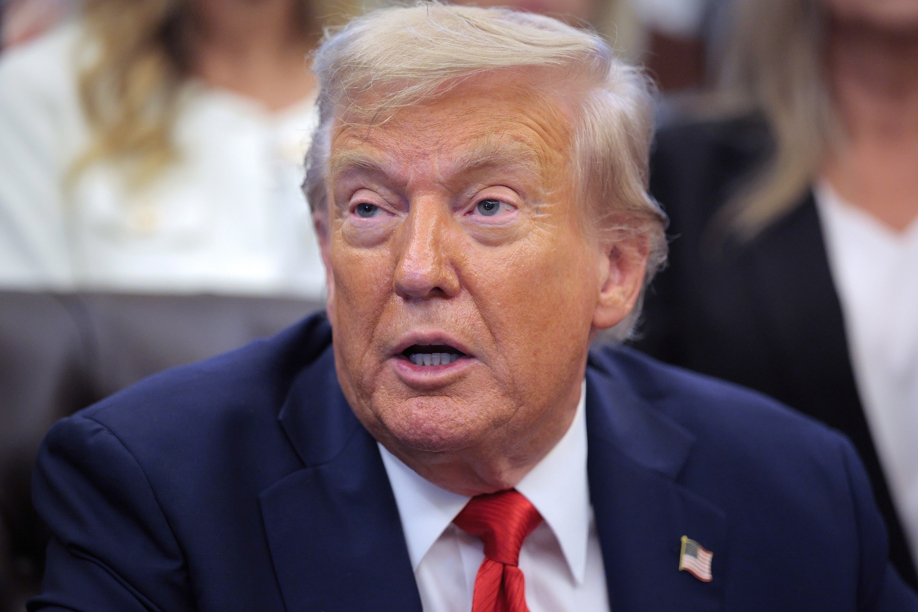Trump beder højesteret om hurtigt at behandle toldsagen