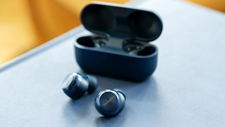 Technics' five-star earbuds have the blues – and they look classier ...