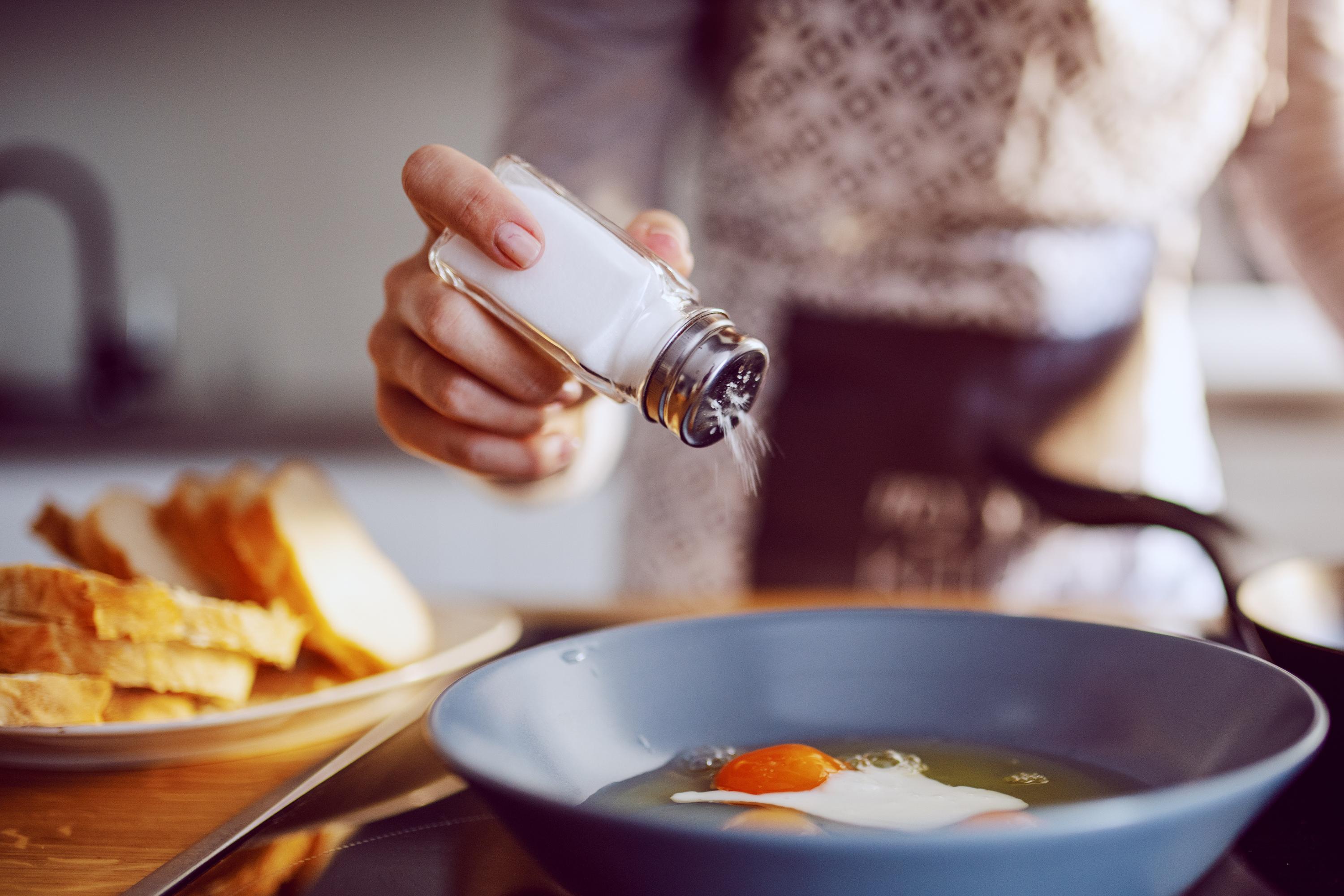 Adding salt to meals may increase risk of hearing loss