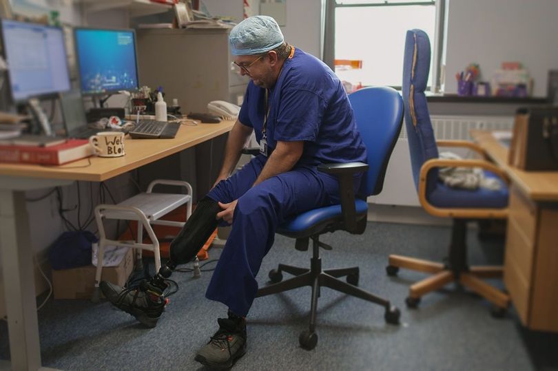 Man who amputated his own legs barred from carrying out operations
