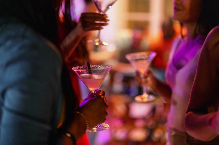 Foreign Office issues symptoms alert to Brits who drink alcohol on holiday