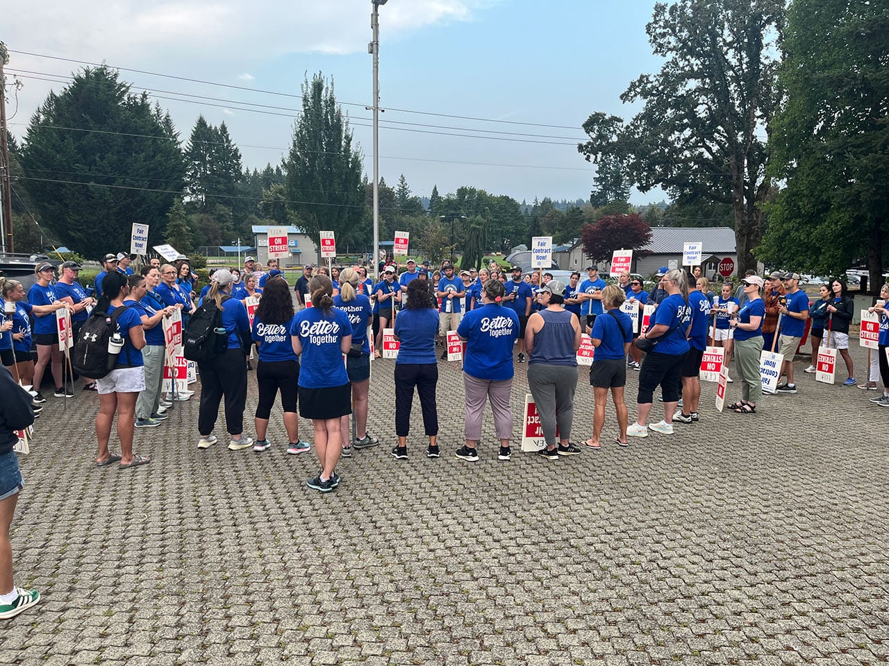 La Center teachers hit picket line as negotiations with school district ...