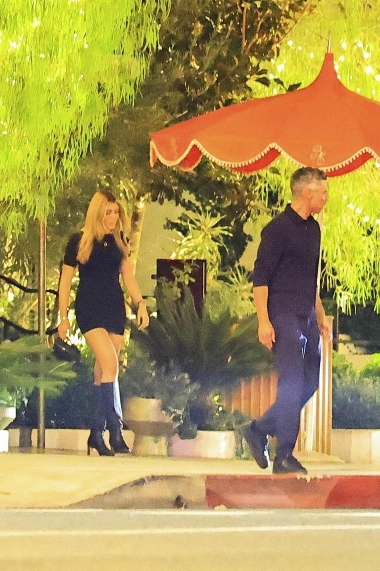 Jessica Alba’s ex Cash Warren, 46, seen leaving club with Seanna ...