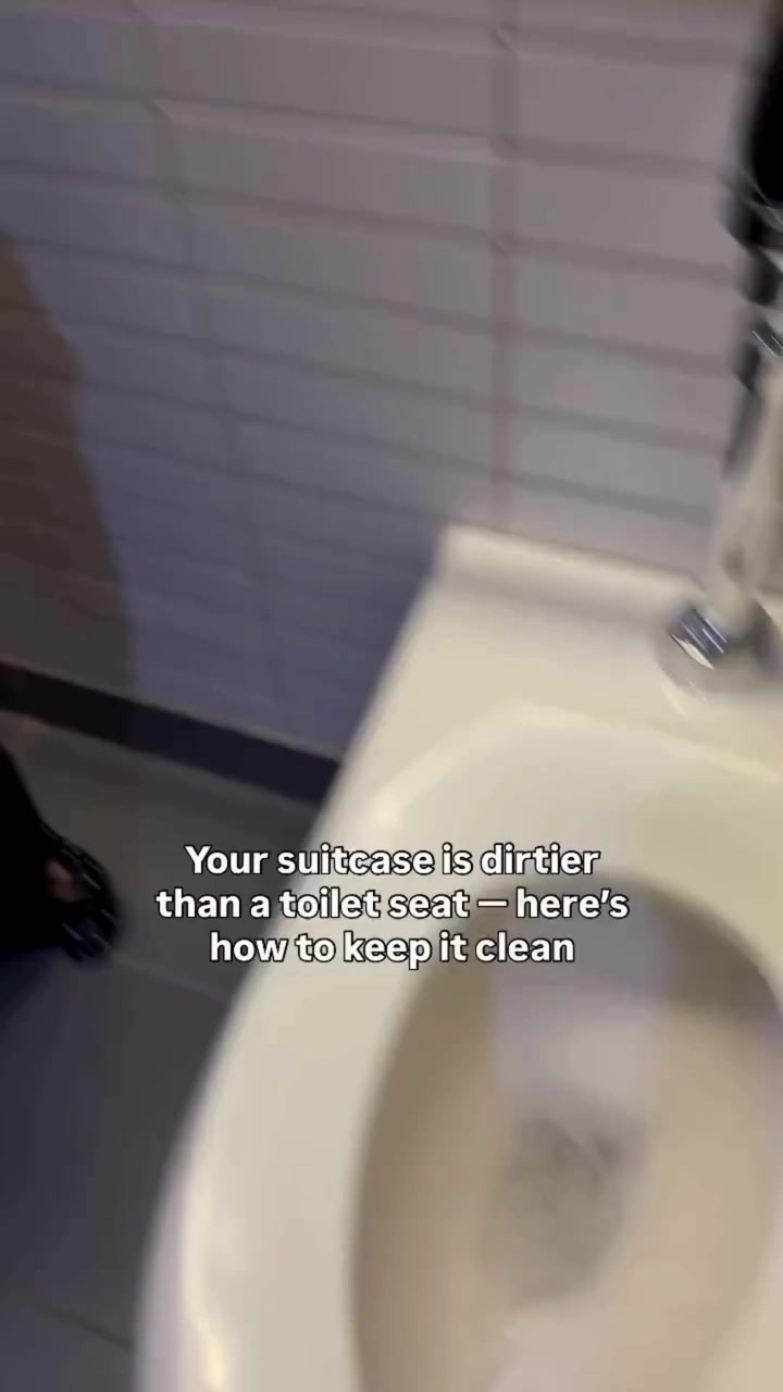 Here’s How to Keep Your Suitcase Clean While Traveling