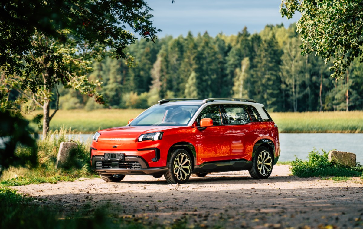 Uusi kiinalaismerkki Suomeen — autoilla 8 vuoden takuu!