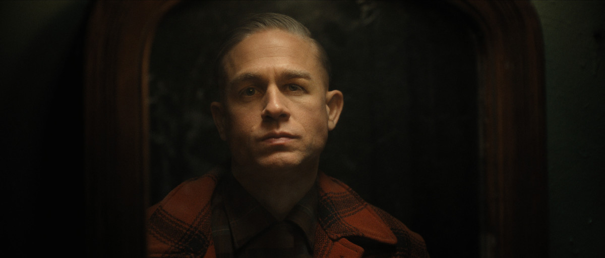 Netflix Reveals First Footage of Charlie Hunnam as Infamous Serial ...