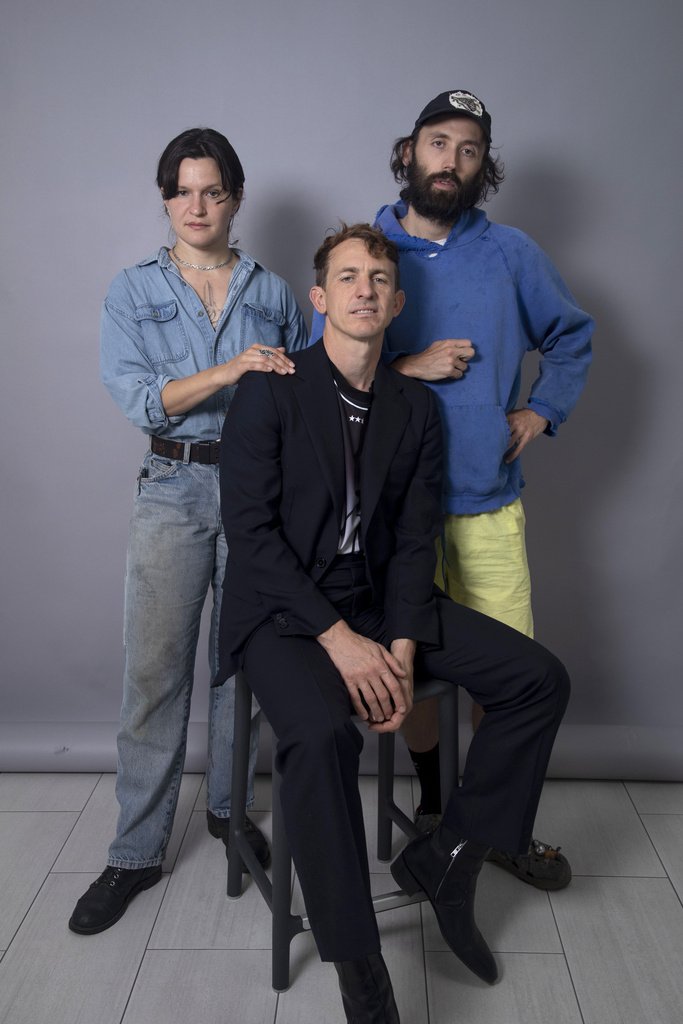 Q&A: How the band Big Thief transformed into a trio and reimagined ...
