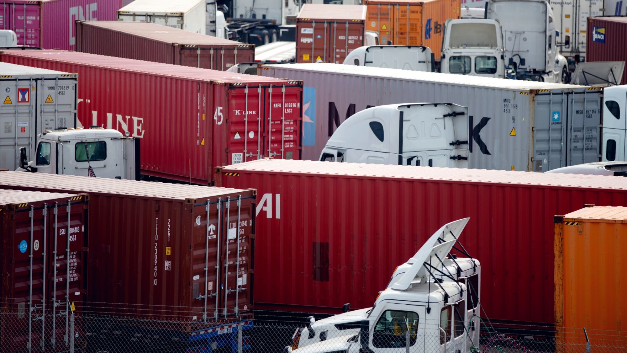 Déficit comercial de EE. UU. se amplía a máximo de cuatro meses