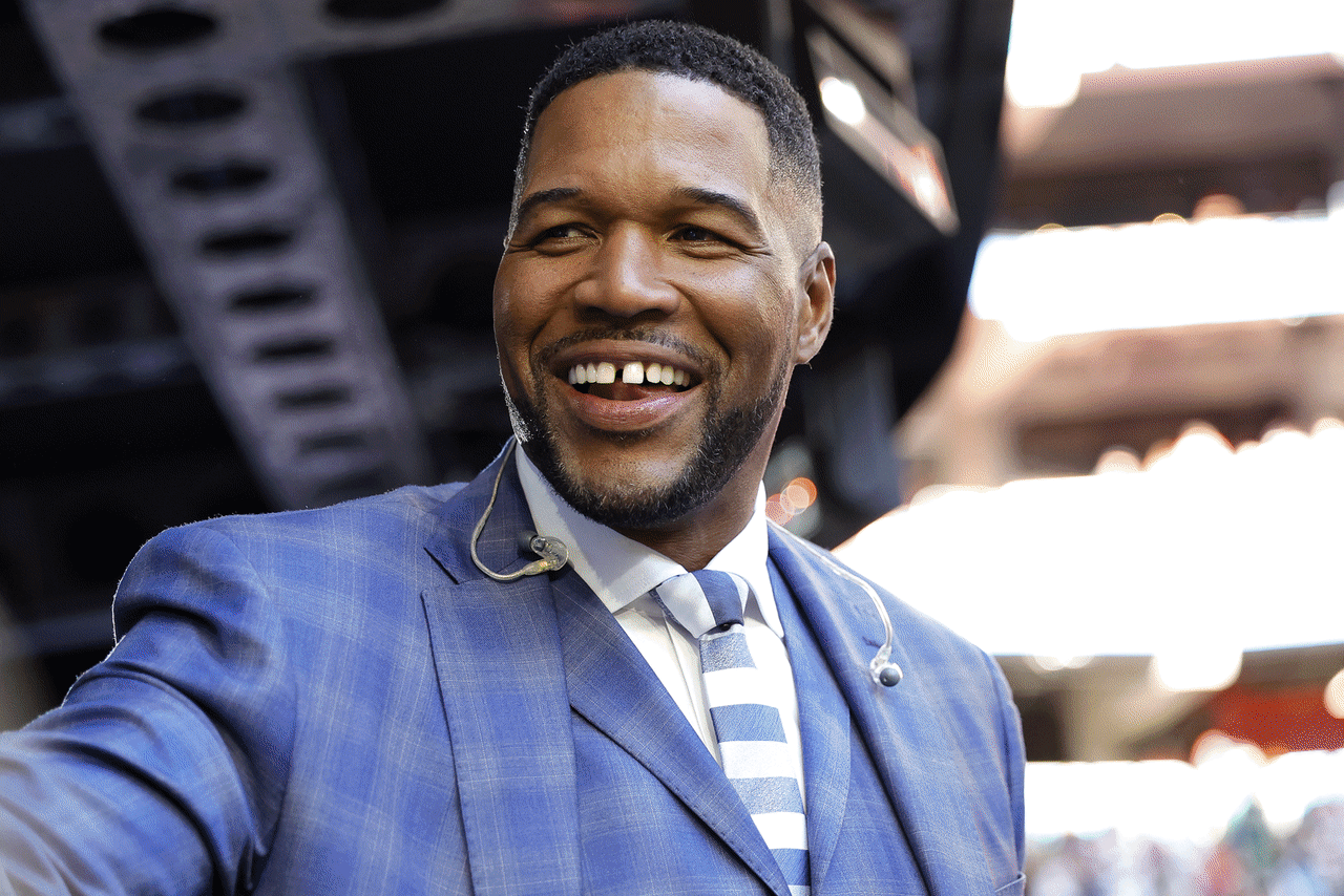 Are Football Commentators the Last True Dandies?