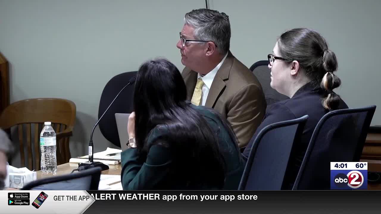 Trial begins for Appleton woman charged with fatally stabbing boyfriend