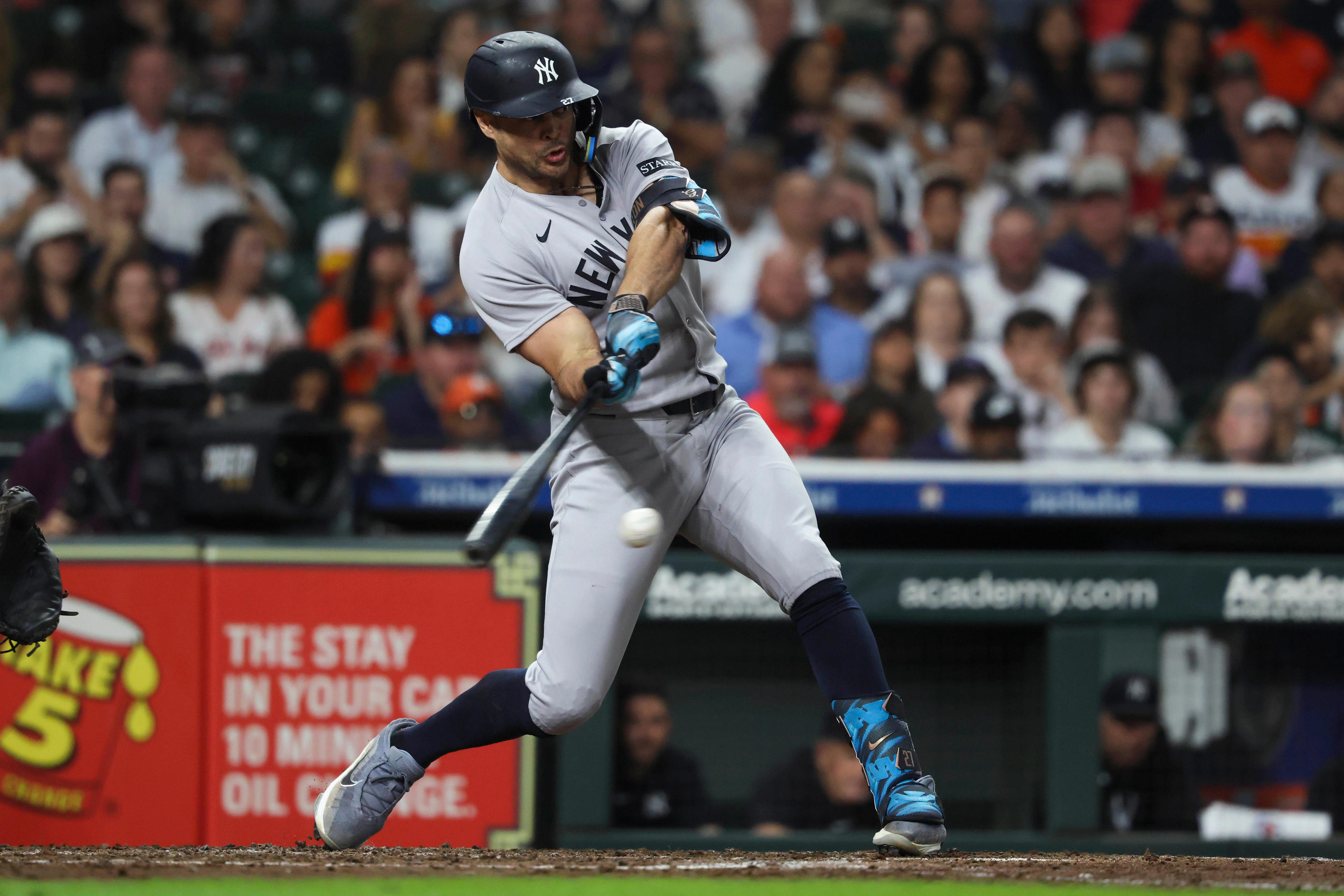 Yankees provide update on Giancarlo Stanton's recovery from leg injury