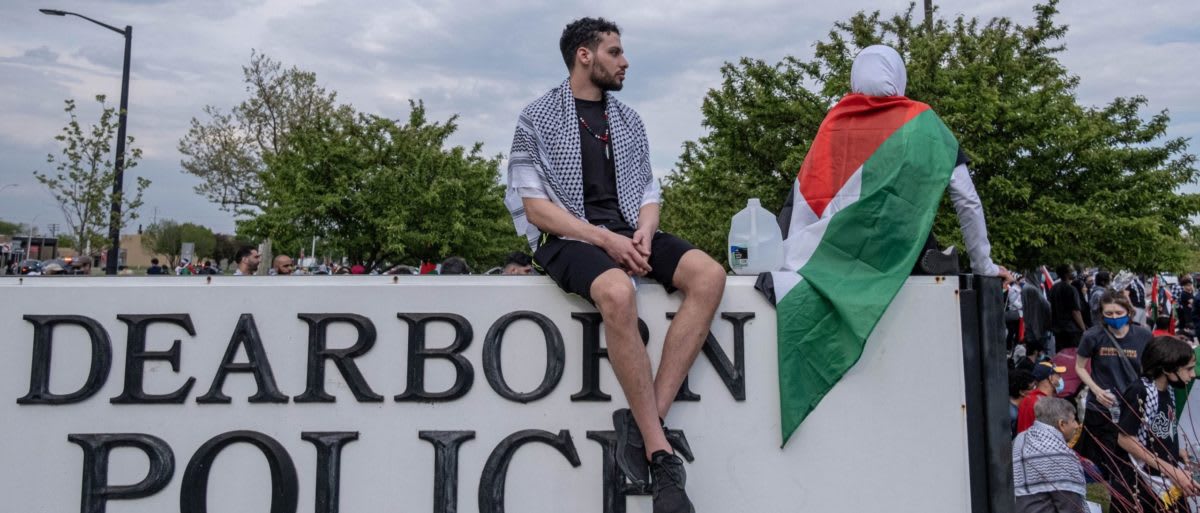 Dearborn Heights Unveils The First Arabic-Language Police Patch In America