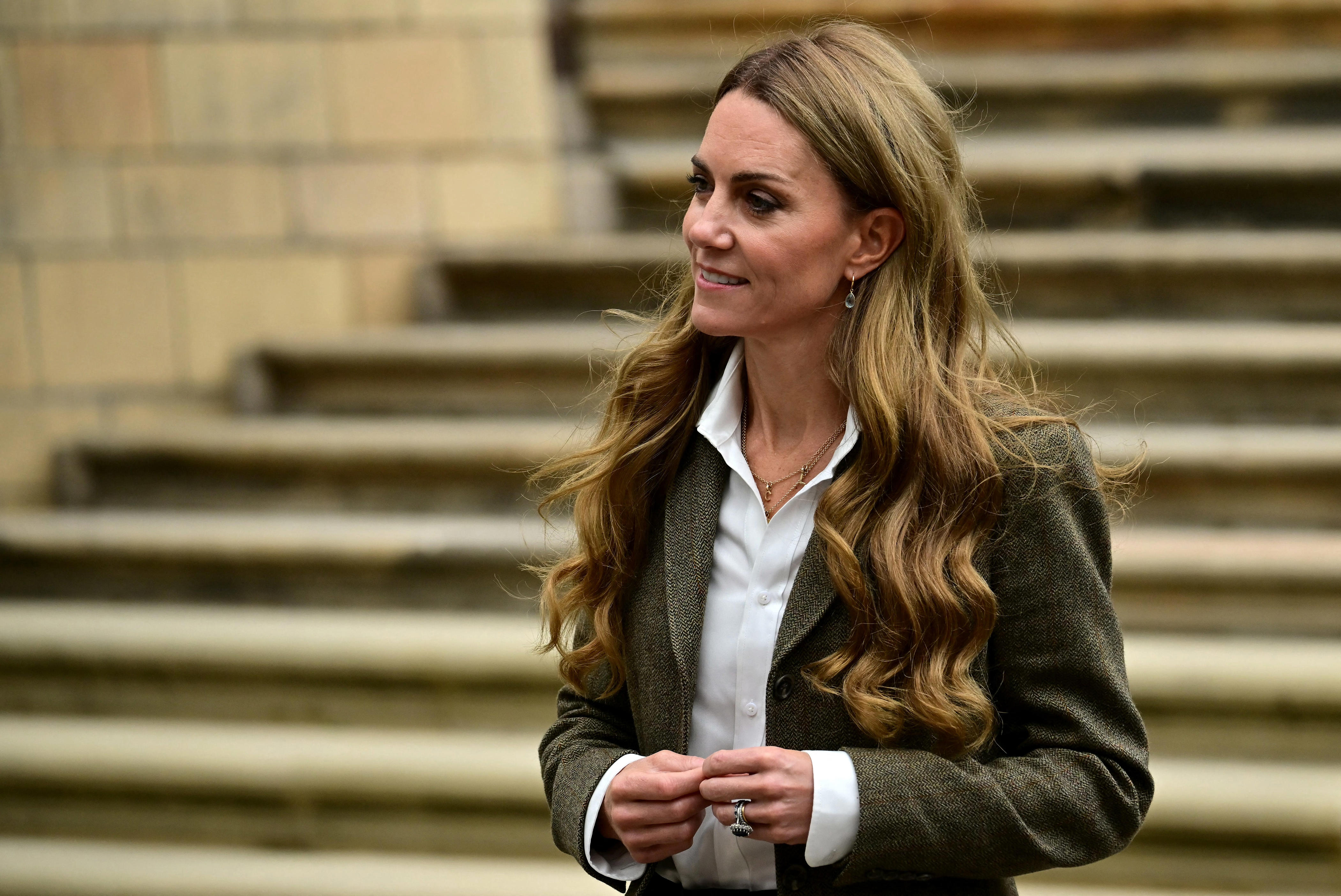 Princess Kate debuts blonde hairstyle in royal outing with Prince William