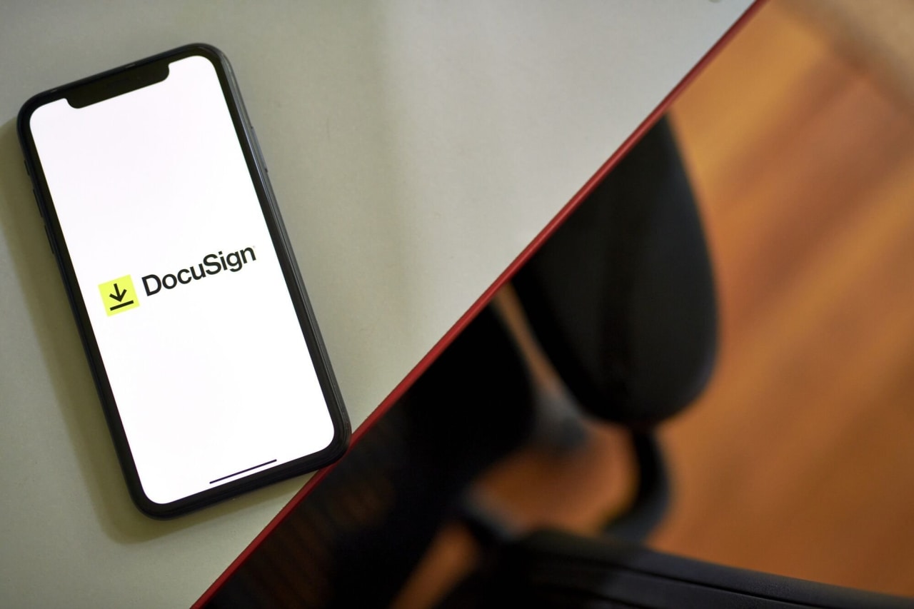 Docusign Raises Outlook as AI Tools Gain Traction With Bigger Customers