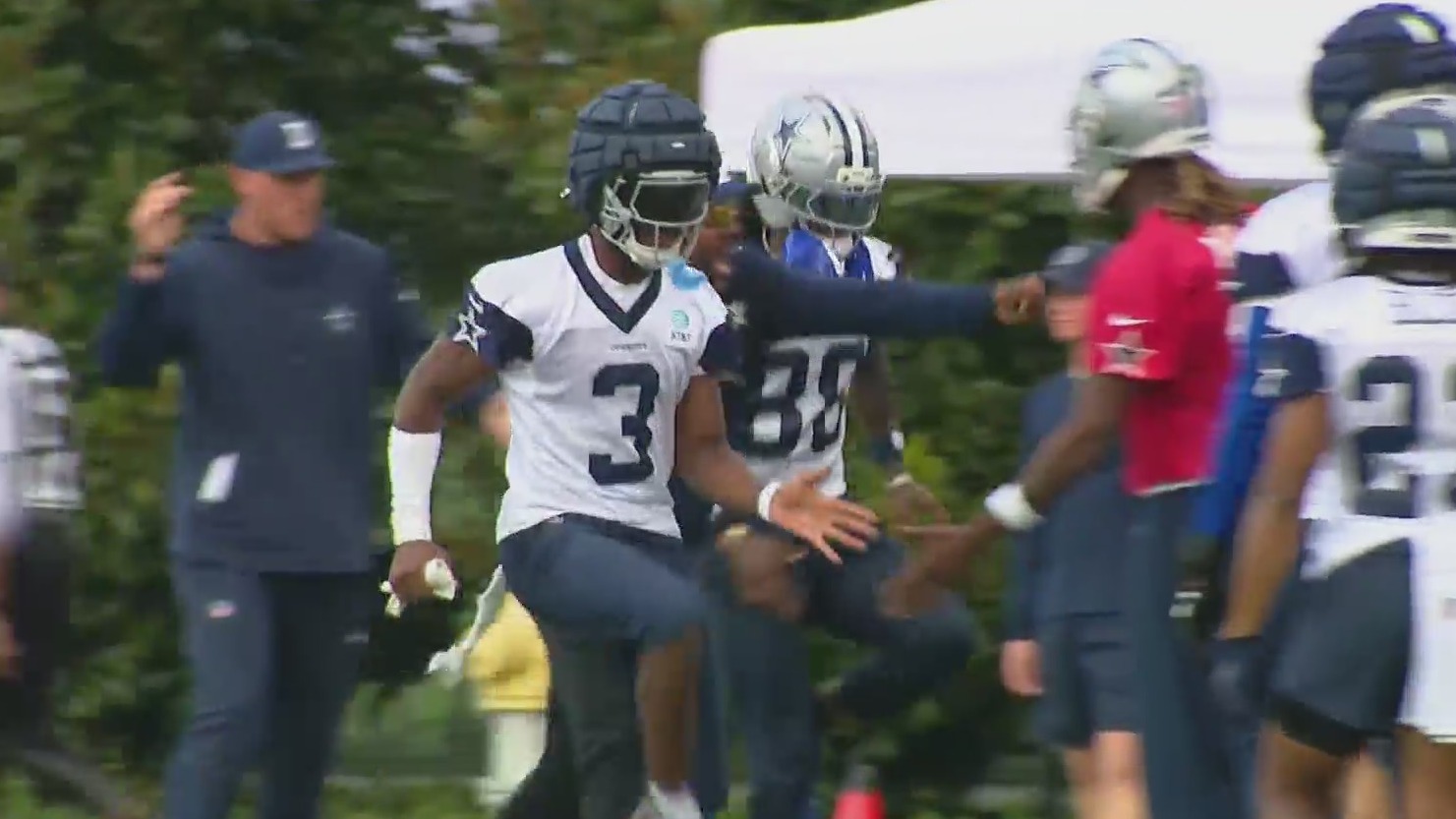 Cowboys hope to see spark from offense as season kicks off in Philadelphia