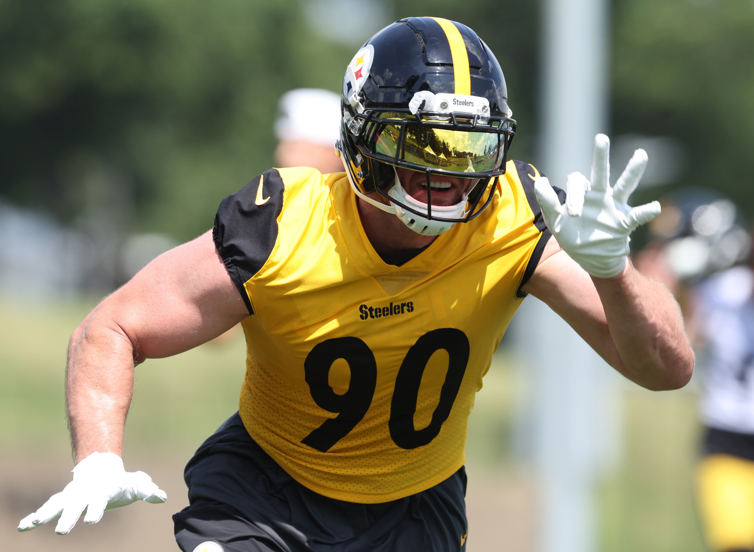 Steelers' TJ Watt Provides Transparency On Myles Garrett Debate