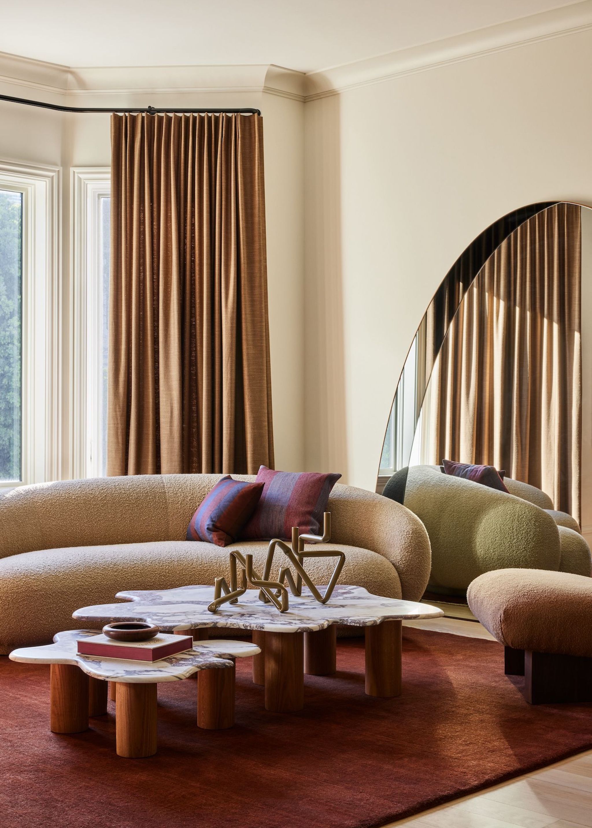 Designers Say THIS Sofa From the 1950s Is Back in a Big Way